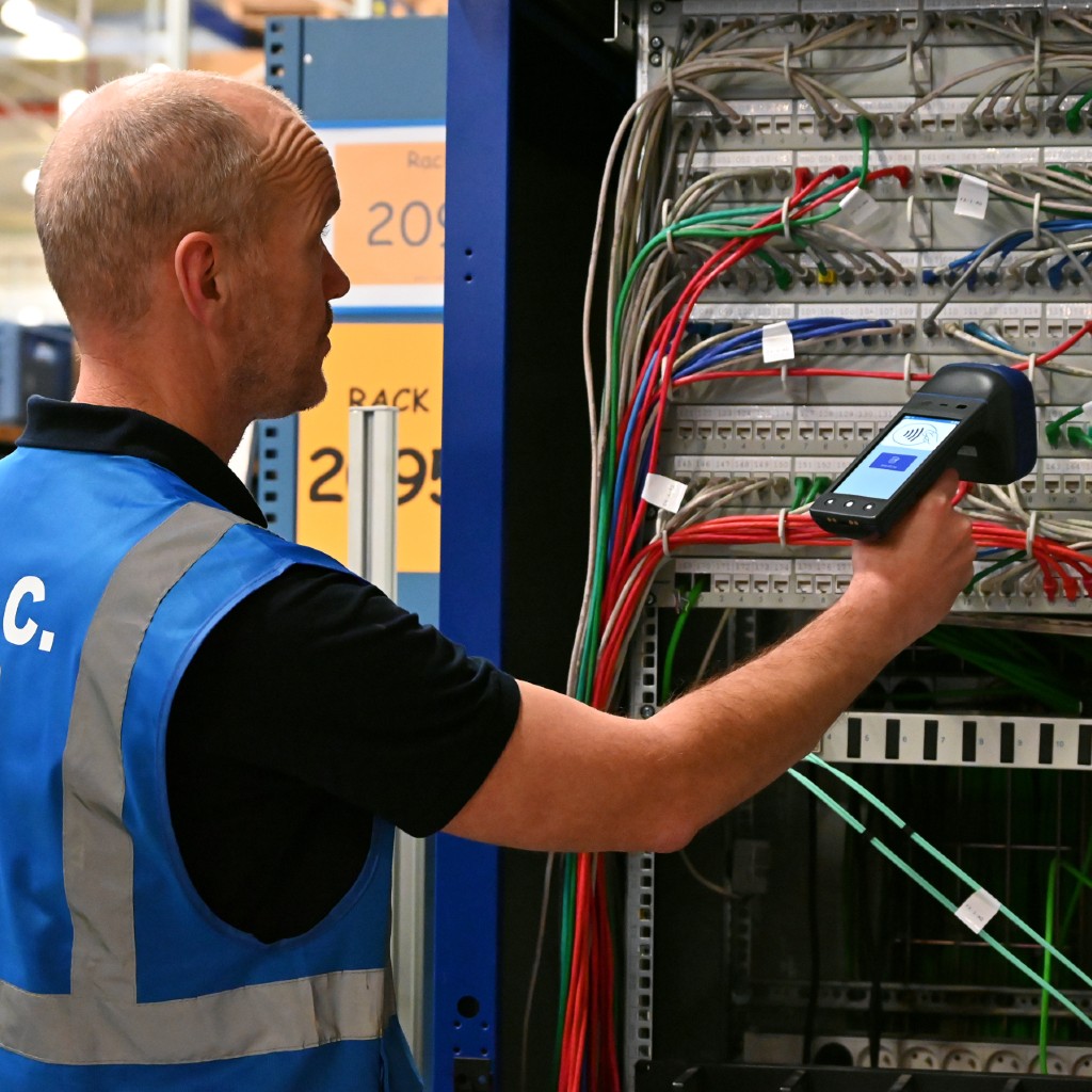 RFID για ολοκληρωμένη καταγραφή καλωδίων και συσκευών από την BRADY ...